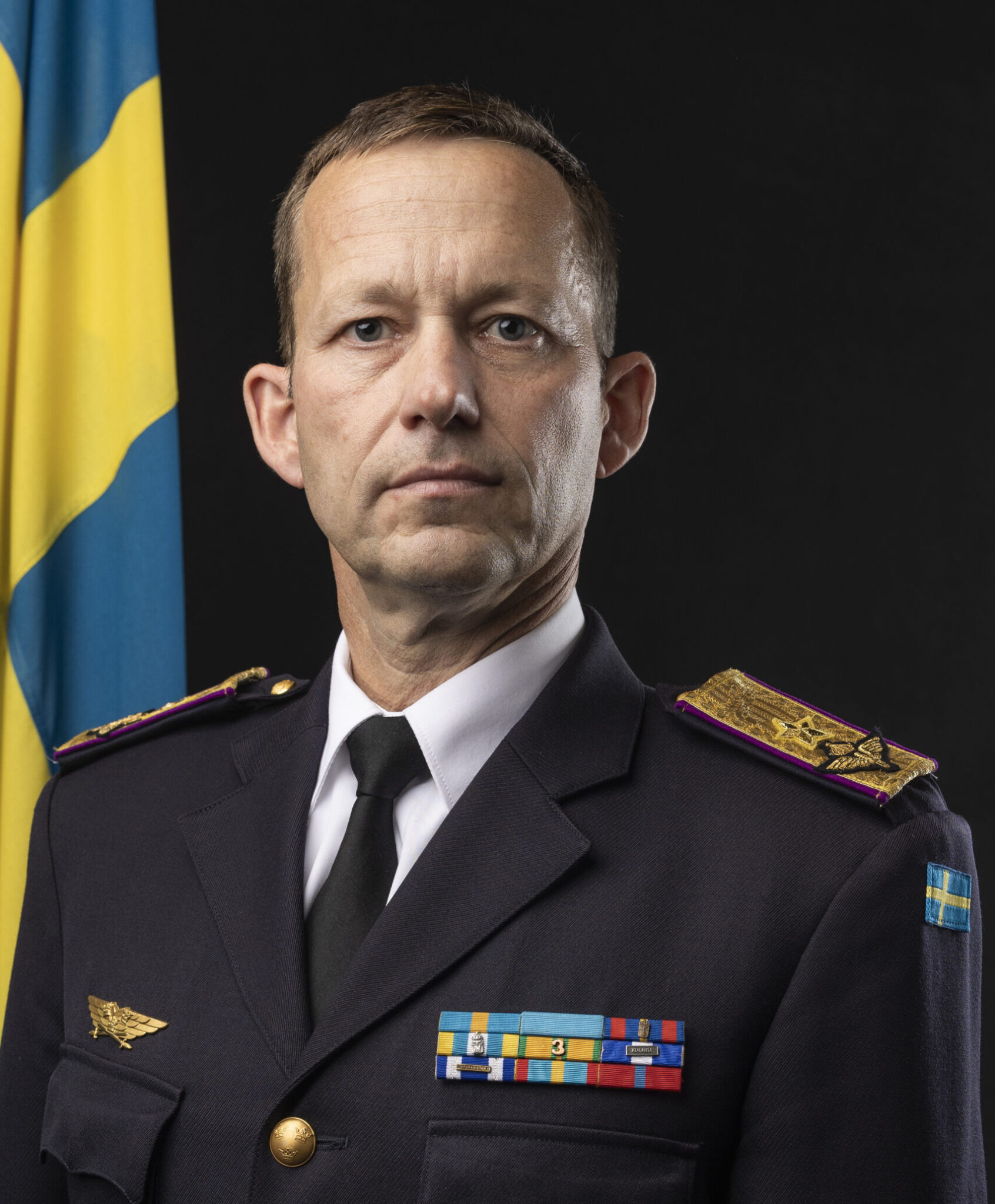 Efter bristen på utrustning: inköp av civila regnställ och kängor ...